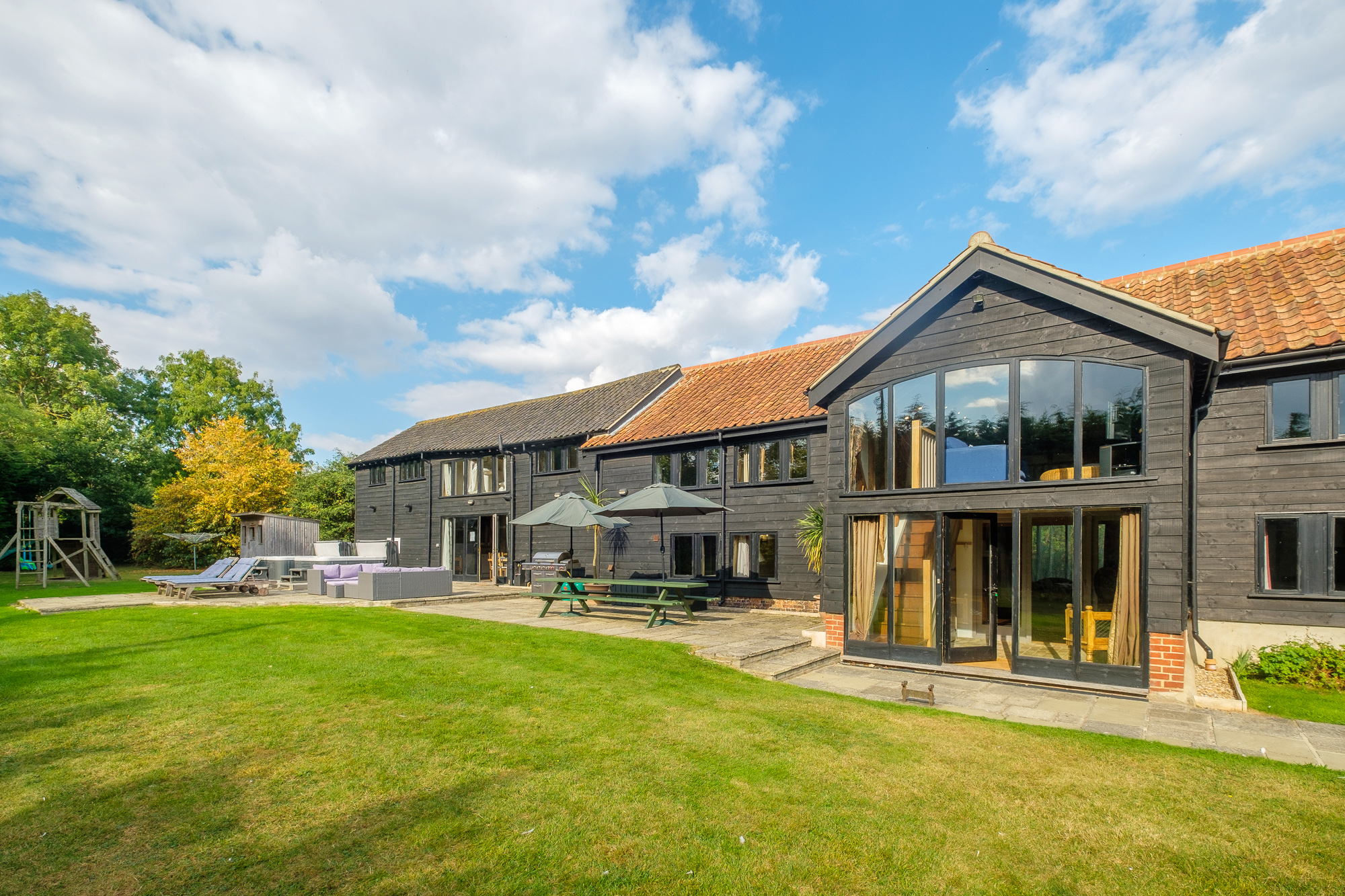 Old Hall Barn, Darsham - Holiday Cottages by Aldeburgh Coastal Cottages
